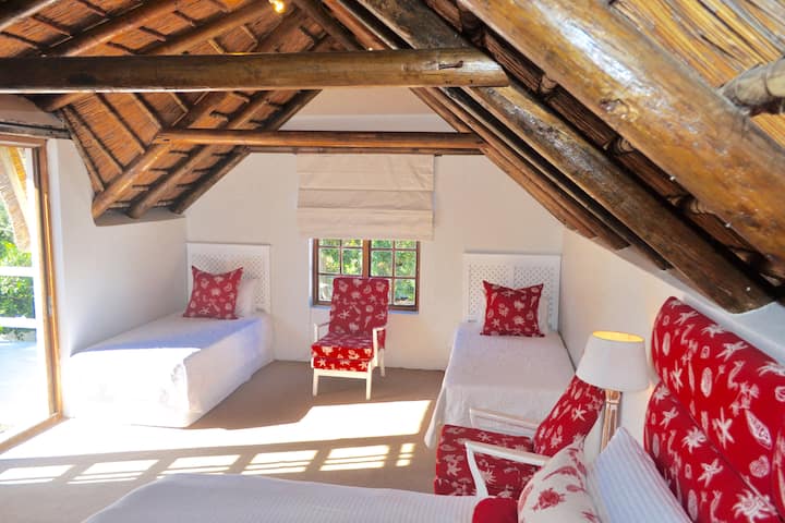 Cottage On College-roof Unit (4 Sleeper) Serviced - Saint Francis Bay