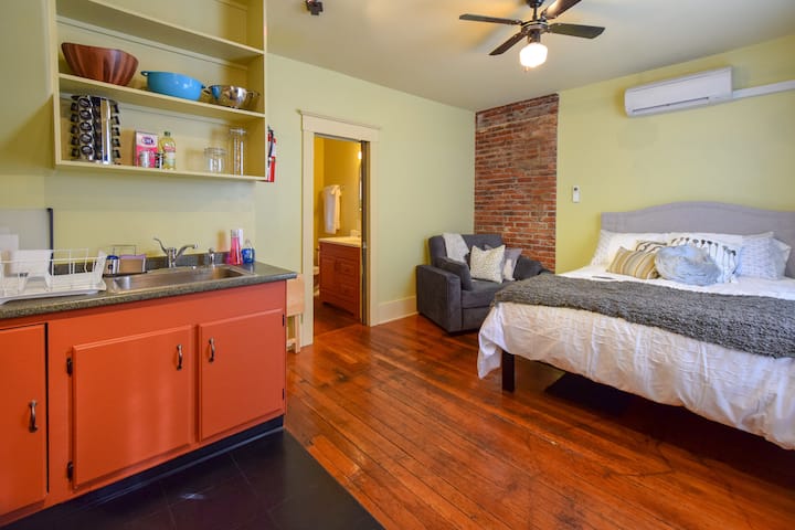 Cozy Studio Apt, Close-in Heart Of Se Pdx Location - Mill Park - Portland