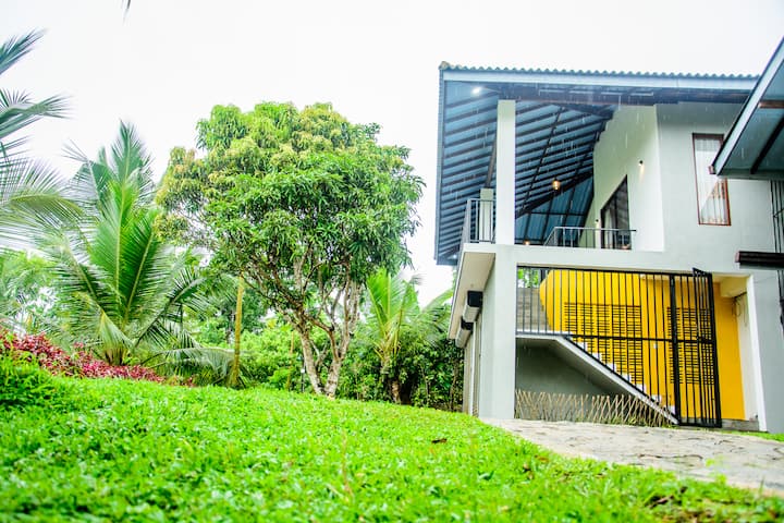 Deluxe Room With A Breathtaking Lake View With B&b - Hikkaduwa