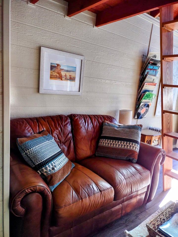 The Stargazer Beautiful Tiny Home With Soaking Tub - McKinleyville, CA