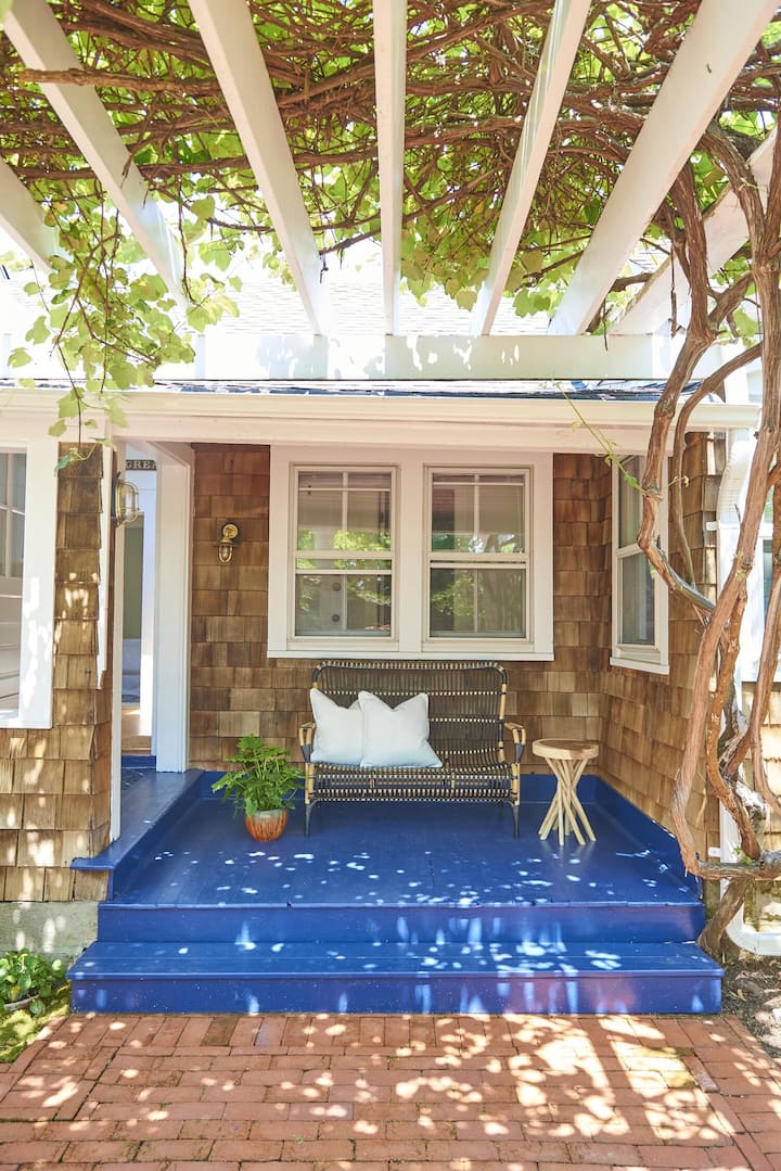 Bellport Inn Enchanting Garden Suite - 2 Bedrooms - Fire Island, NY