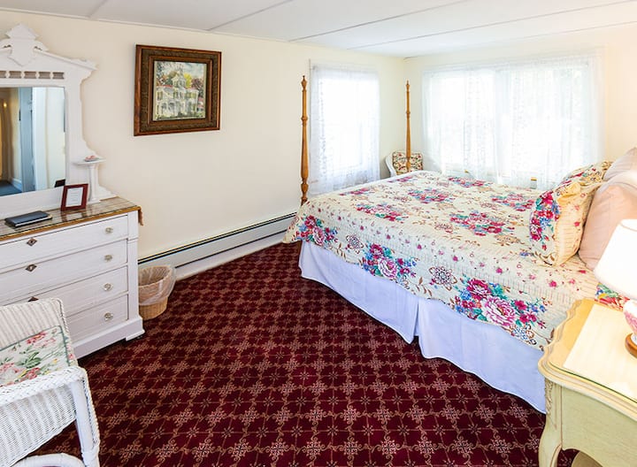 Cranberry Isles Room - Bar Harbor, ME