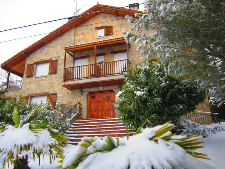 Casa Rural Para 12 Personas En Gredos!! - Navarredonda de Gredos