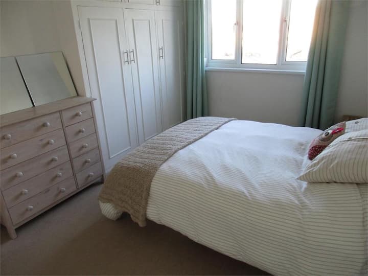 Double Room In 2 Bed House With Garden - Cardiff