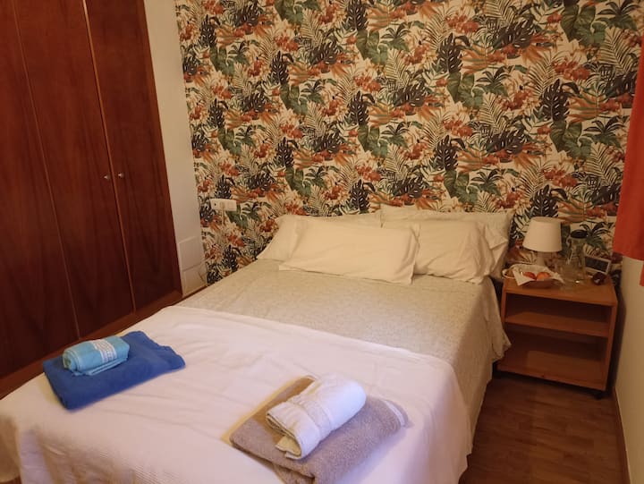 Habitacion Privada En Casa Familiar - Rubí