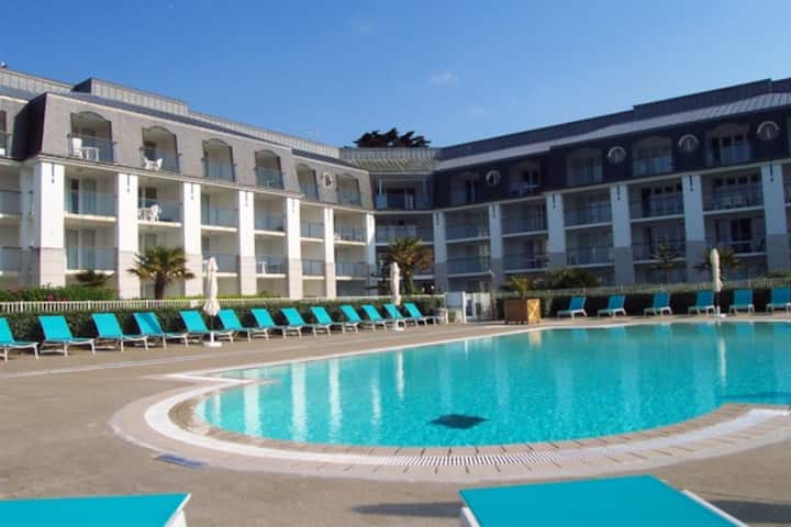 D5004  :  T3 Vue Mer, Directement Sur La Plage ! - Plomodiern