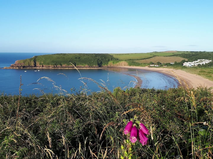 A Beach Holiday In Pembrokeshire - 'Spindrift 38' - Freshwater East