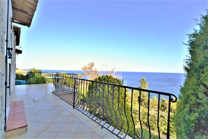 South Facing Villa In Théoule Sur Mer Between Cannes And St Raphaël - Théoule-sur-Mer