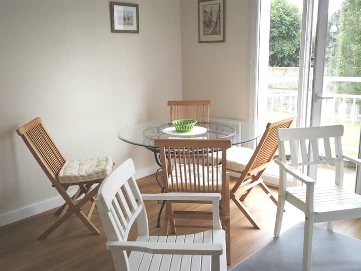 Dinan, Appart 60m2 Pr 2 à 4 Pers. 2 Lits. Parking - Dinan