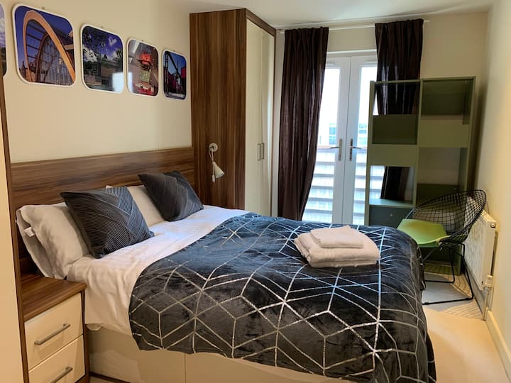 Central Perks Apartment (Sleeps 4) - Hull