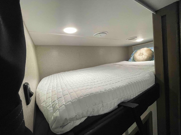 Spacious 2br | Chickens | Hottub | Games | Pergola - Tampa, FL