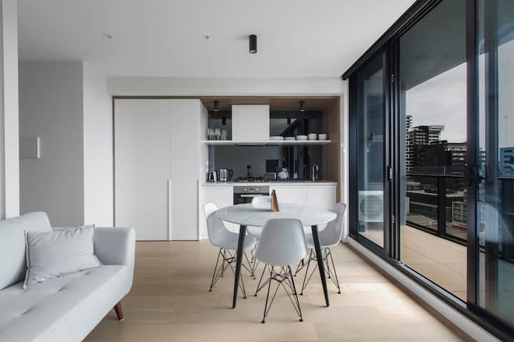 South Yarra Serenity On Chapel St With City Views - Saint Kilda