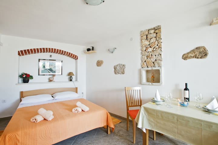 Apartment Old Stone House - A2 - Brač