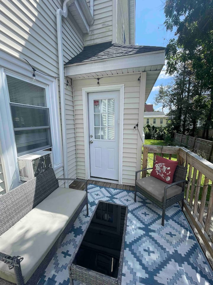 Small Studio In Quiet Area - Newton, MA