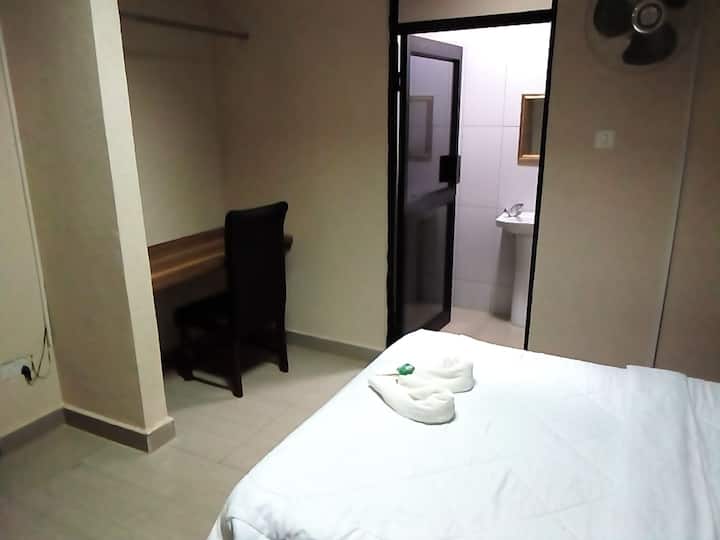 Olapam Lodge - Bed And Breakfast With A Pool - Lusaka