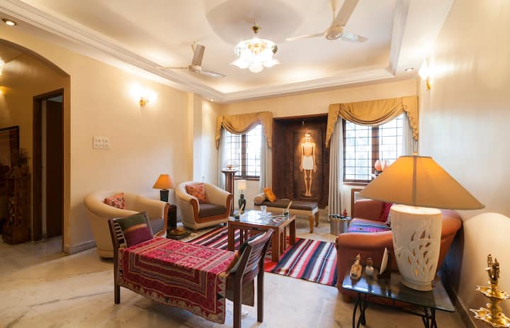 #1 Centrally Located Flat - Nungambakkam Posh Area - Chennai