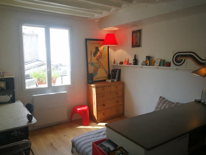 Studio D'un éTudiant En Musique Près De L'opéra - Paris