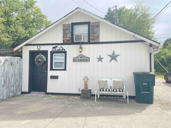 Cozy Cabin Near Bsu/ Hospital - マンシー, IN