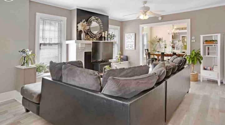 Green Street Getaway - Urbana, IL