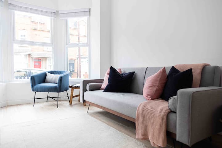 3 Bedroom Belfast Townhouse Near Queens - Belfast