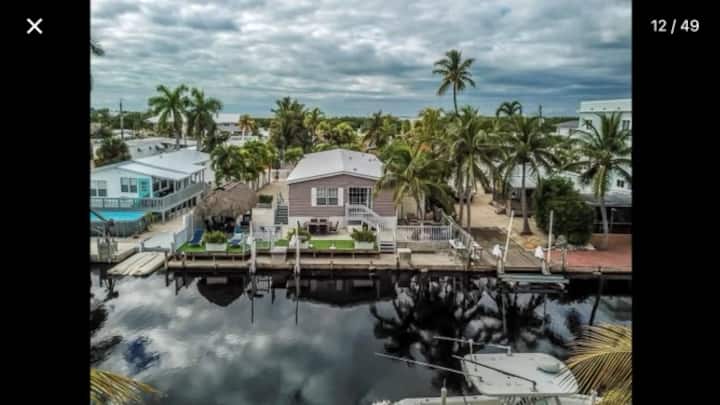 Beautiful Water Front Home In The Florida Keys. - Key Largo, FL