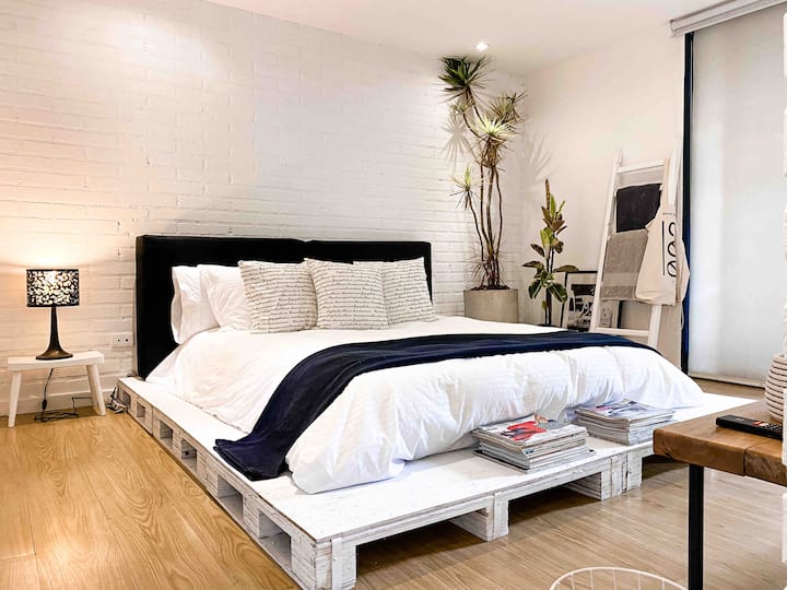 Loft Wt Balcony El Poblado | Walk To Provenza/gym - Medellín, Colombia