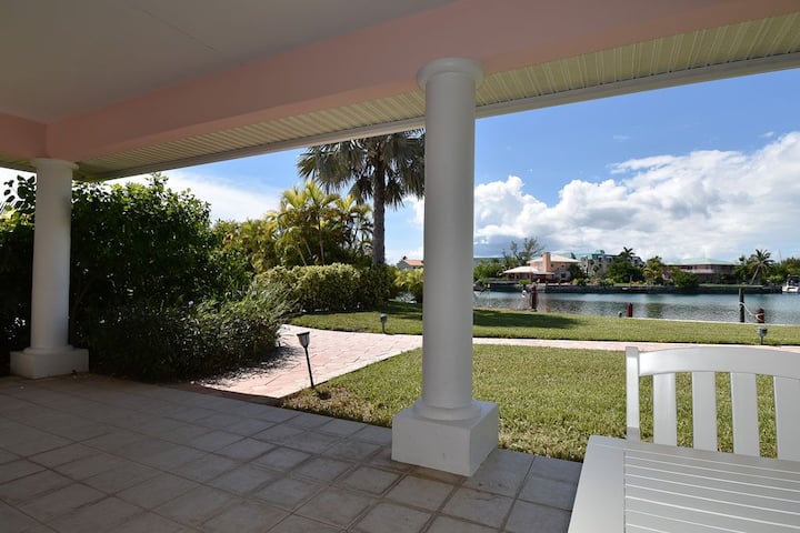 On The Water In Southern Style - Freeport