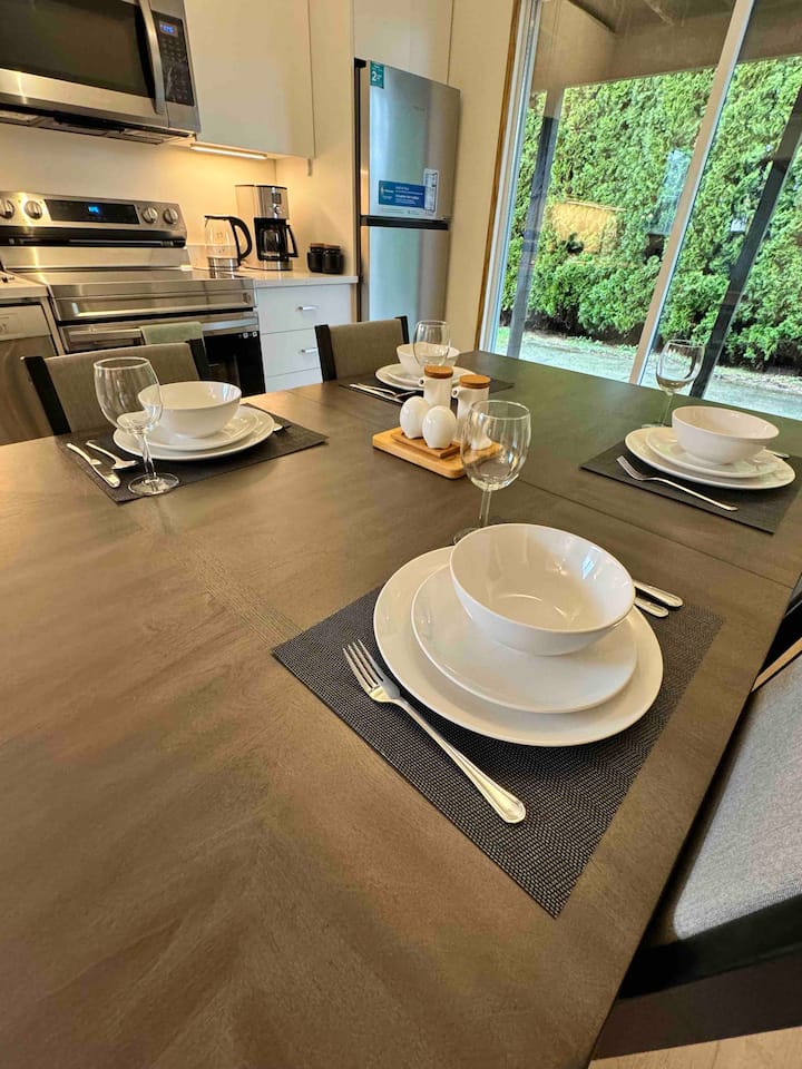 New Cozy 2bedrooms, 2queen Beds,ground Level Suite - Maple Ridge