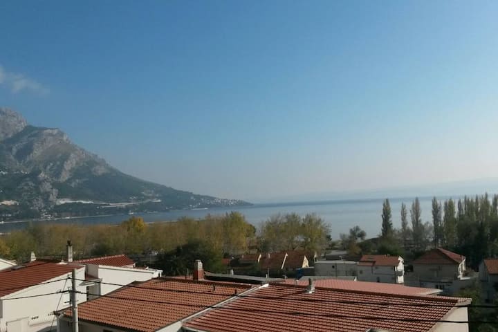 Spacious App Near Sea (6-11 Per.) - Omiš