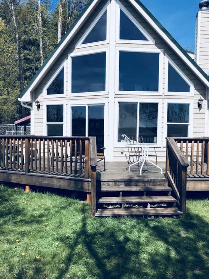 Valley Wa, Waitts Lake Vacation Rental Llc - Loon Lake, WA