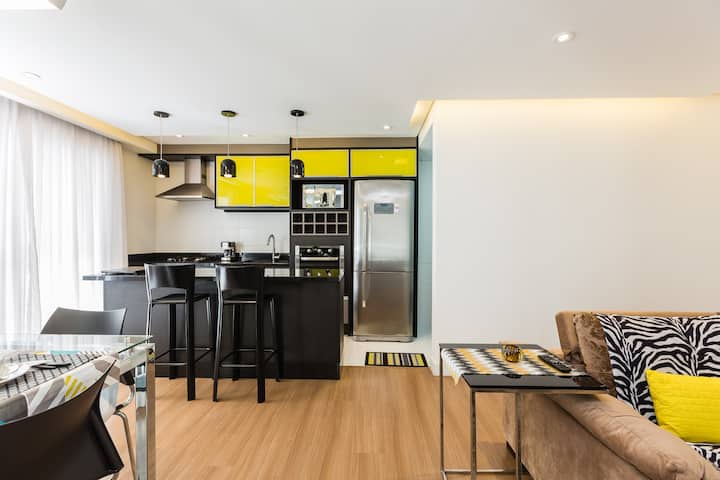 Refinado Apto 2 Quartos C/ Garagem No Jd. Botânico - Curitiba