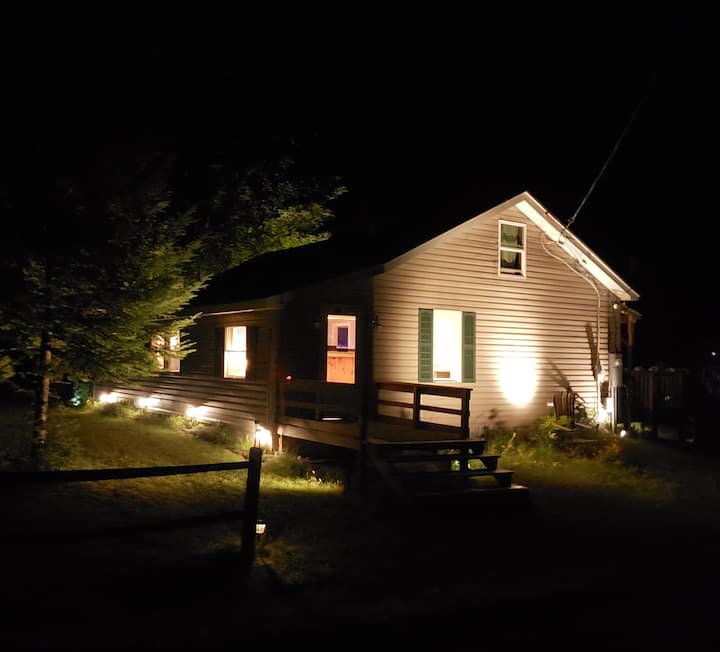 Adk Nites Getaway 5 Lakes >5 Miles Lots To Do. - Adirondack, NY
