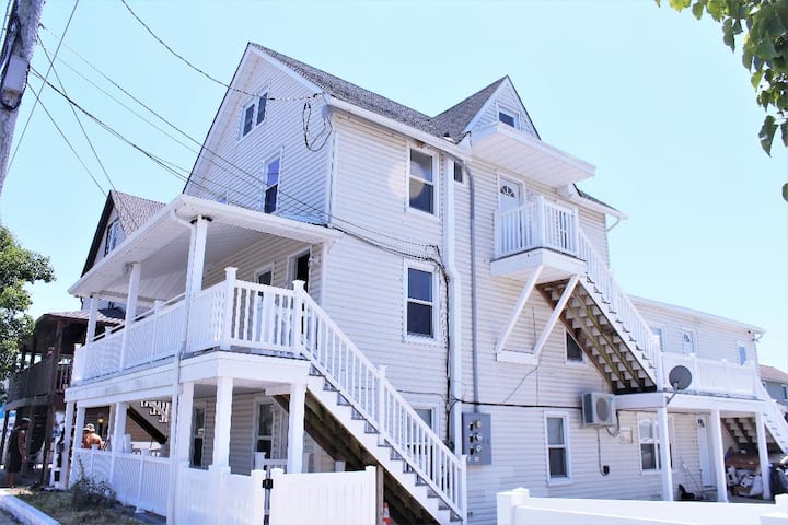 The Carter's Wildwood Rentals Master Suite #3 - Wildwood, NJ