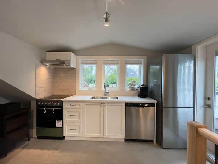 Newly Built 1bedroom Guesthouse-with Ac & Evoutlet - Vancouver