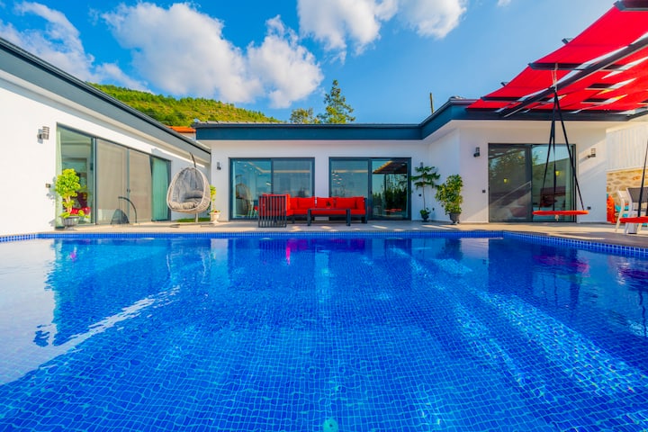 Antalya Kaş Bölgesinde Lüks Villa ( Eva ) - Ova