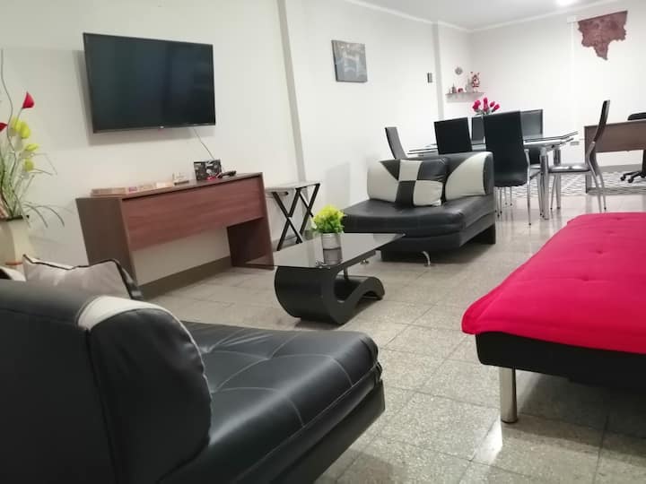 Comodidad Y Privacidad
Amplio Dpto Frente A Parque - Trujillo