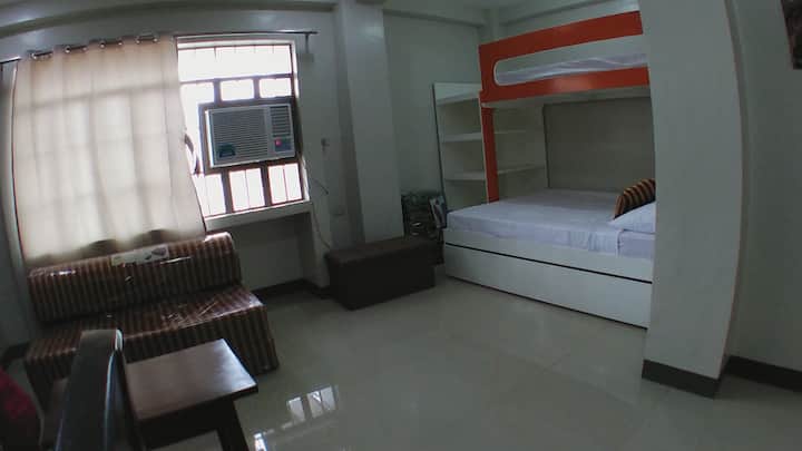 303 Beinte Singko De Marso Studio Apartment - Candon