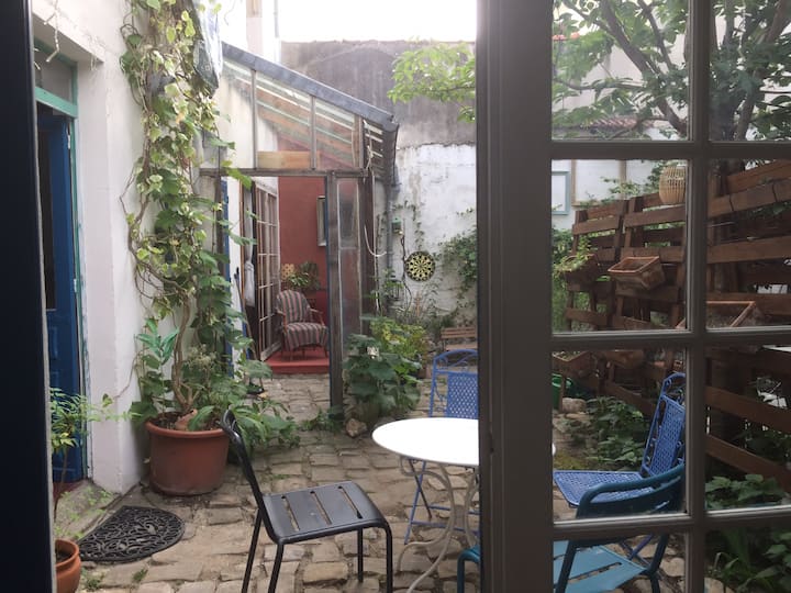 Charmante Maison De Campagne à La Ville. - Montreuil, France