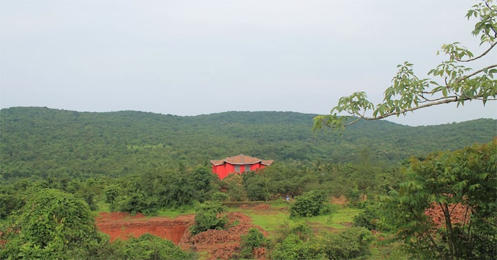 Hill-top Valley View & Nature's Bounty Near Dapoli - Dapoli
