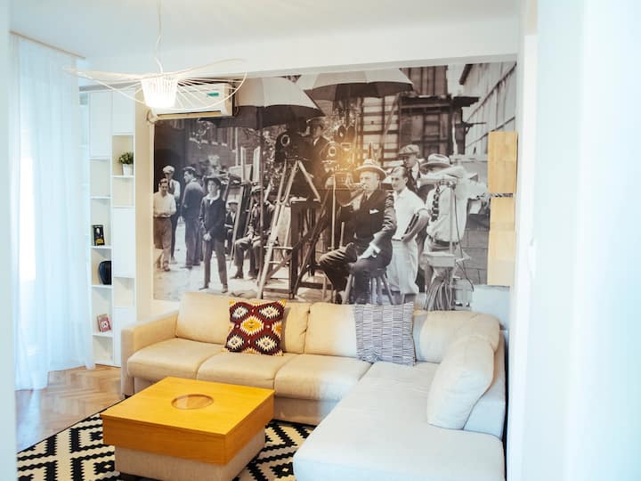 Alba Apartment On Calea Victoriei - Bukarest