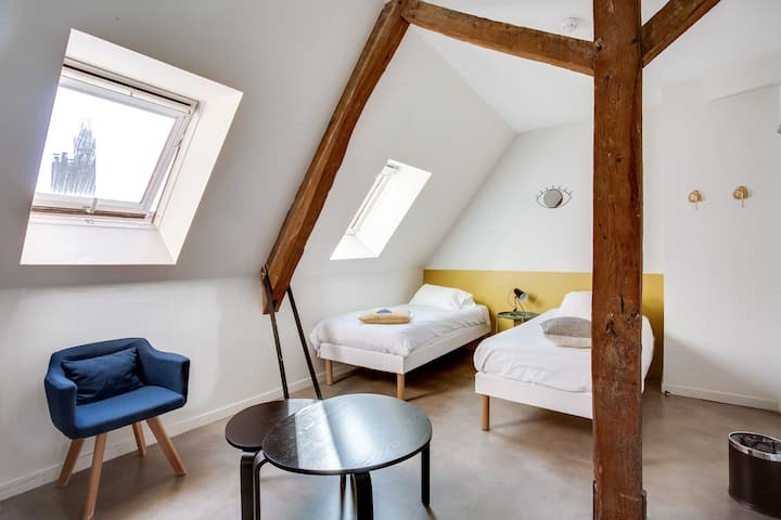 Twin Room For 2 With Shared Bathroom - Lille