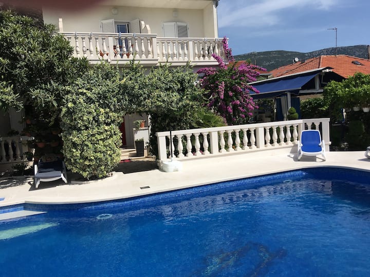 Room In Coastal Oasis W/ Pool - Trogir