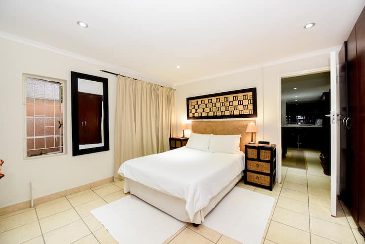 Furnished & Serviced, Cottages With Private Garden - Sandton