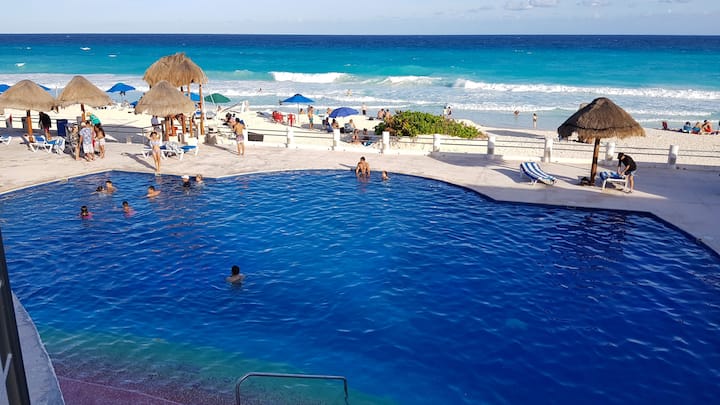 Estudio Con Playa Y Albercas En La Zona Hotelera. - Cancún