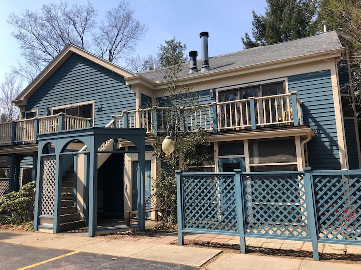 Beach Glass North Shore Condo Bottom Unit - South Haven, MI