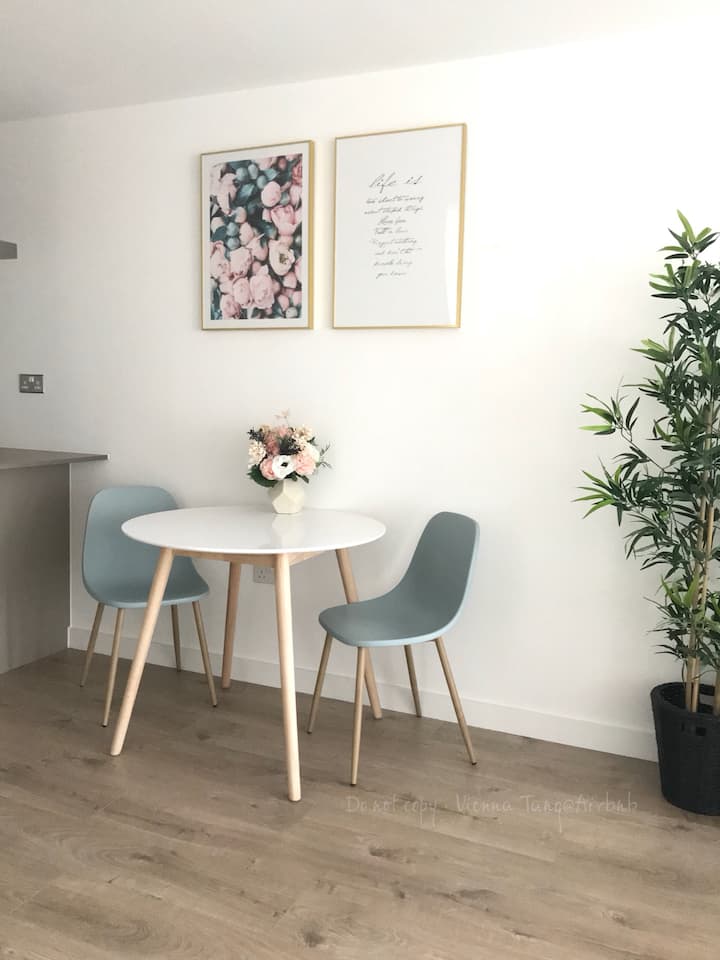 Comfy & Homely  • Flat Opposite Stratford Station - Woolwich