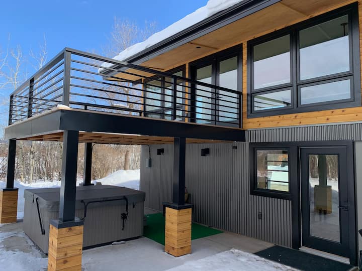 Mountain Modern Home Bordering Nature Preserve - Bozeman, MT