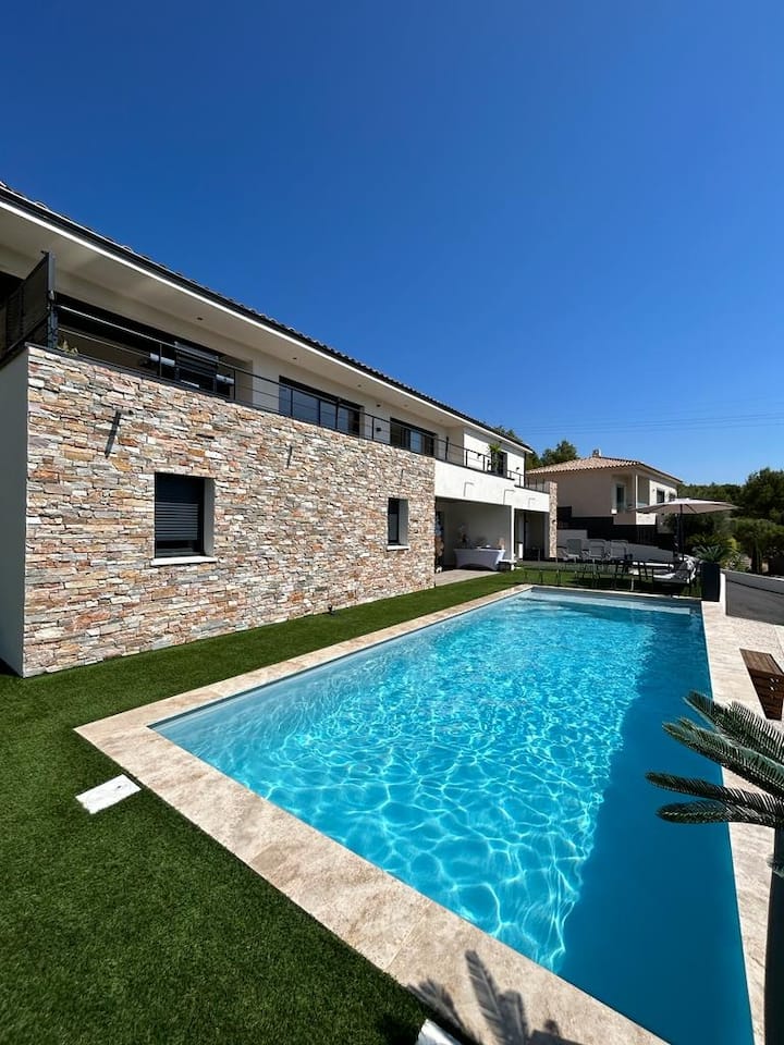 Villa De Prestige Contemporaine Avec Piscine - Toulon