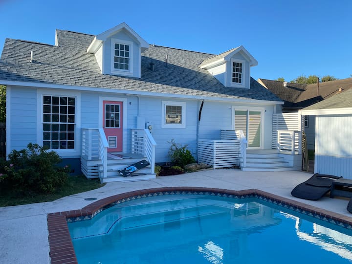 Cottage With Pool, Near Beach (Pet Friendly) - Galveston, TX