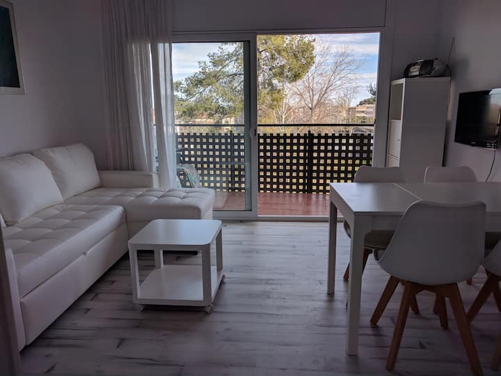 Sunny Great Beach Apart., Car Park - Castelldefels